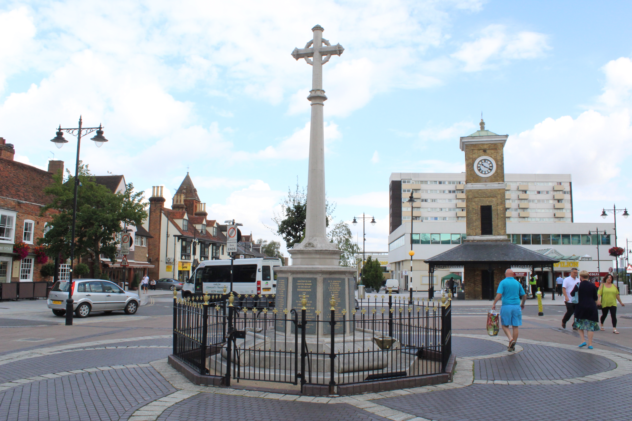 Hoddesdon and Rye Park - War Memorials Online